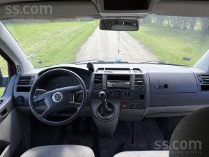 Красный Фольксваген Т5 2004 в Цесис, объемом двигателя 2.50 л и пробегом 425 тыс. км за 1500 €, фото 6 на AUTOMOTO.COM.LV
