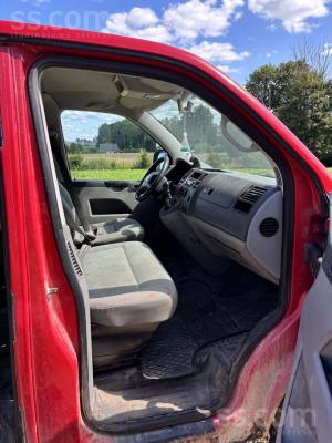 Sarkans Volkswagen T5 2004 Cēsis, ar dzinēja tilpumu 2.50 L un nobraukumu 425 tūkst. km par 1500 €, foto 7 vietnē AUTOMOTO.COM.LV