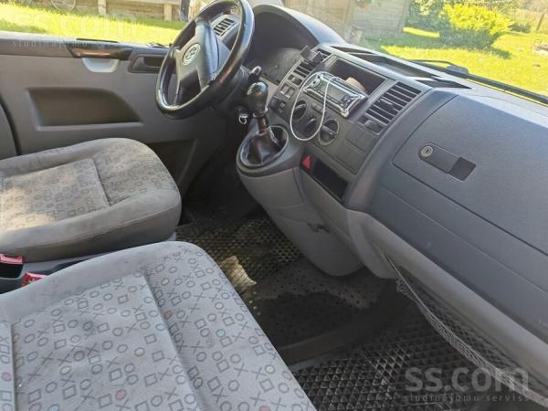 Red Volkswagen T5 2005 in Ventspils, with an engine capacity of 2.00 L and mileage of 530 thousand km for 4500 €, photo 6 on AUTOMOTO.COM.LV