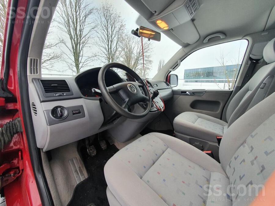 Sarkans Volkswagen T5 2006 Daugavpils, ar dzinēja tilpumu 1.90 L un nobraukumu 190 tūkst. km par 11000 €, foto 6 vietnē AUTOMOTO.COM.LV