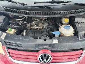 Sarkans Volkswagen T5 2006 Daugavpils, ar dzinēja tilpumu 1.90 L un nobraukumu 190 tūkst. km par 11000 €, foto 13 vietnē AUTOMOTO.COM.LV