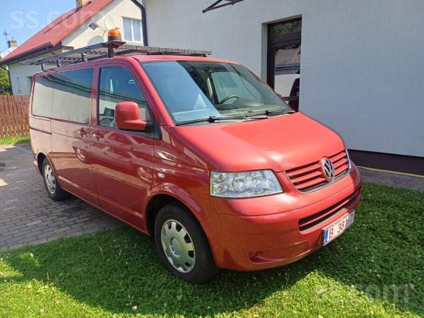 Red Volkswagen T5 2007 in Riga, with an engine capacity of 2.50 L and mileage of 201 thousand km for 6400 €, photo 1 on AUTOMOTO.COM.LV