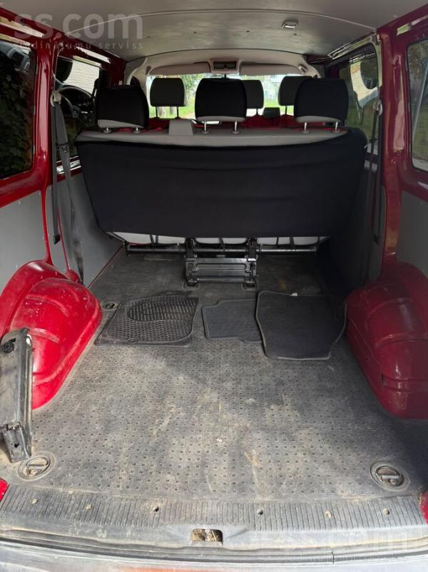 Red Volkswagen T5 2010 in Ventspils, with an engine capacity of 2.00 L and mileage of 369 thousand km for 8900 €, photo 11 on AUTOMOTO.COM.LV