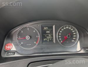 Красный Фольксваген Т5 2013 в Рига, объемом двигателя 2.00 л и пробегом 465 тыс. км за 7950 €, фото 8 на AUTOMOTO.COM.LV