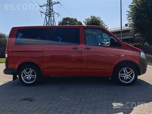 Sarkans Volkswagen T5 2013 Liepāja, ar dzinēja tilpumu 2.00 L un nobraukumu 291 tūkst. km par 11550 €, foto 5 vietnē AUTOMOTO.COM.LV