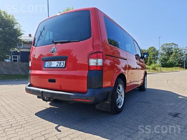 Red Volkswagen T5 2013 in Liepaja, with an engine capacity of 2.00 L and mileage of 291 thousand km for 11550 €, photo 5 on AUTOMOTO.COM.LV