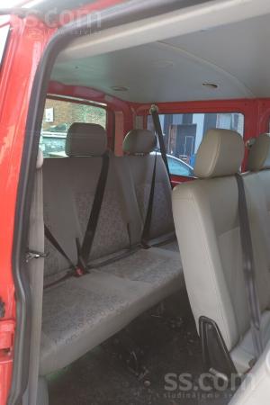 Sarkans Volkswagen T5 2013 Liepāja, ar dzinēja tilpumu 2.00 L un nobraukumu 291 tūkst. km par 11550 €, foto 13 vietnē AUTOMOTO.COM.LV