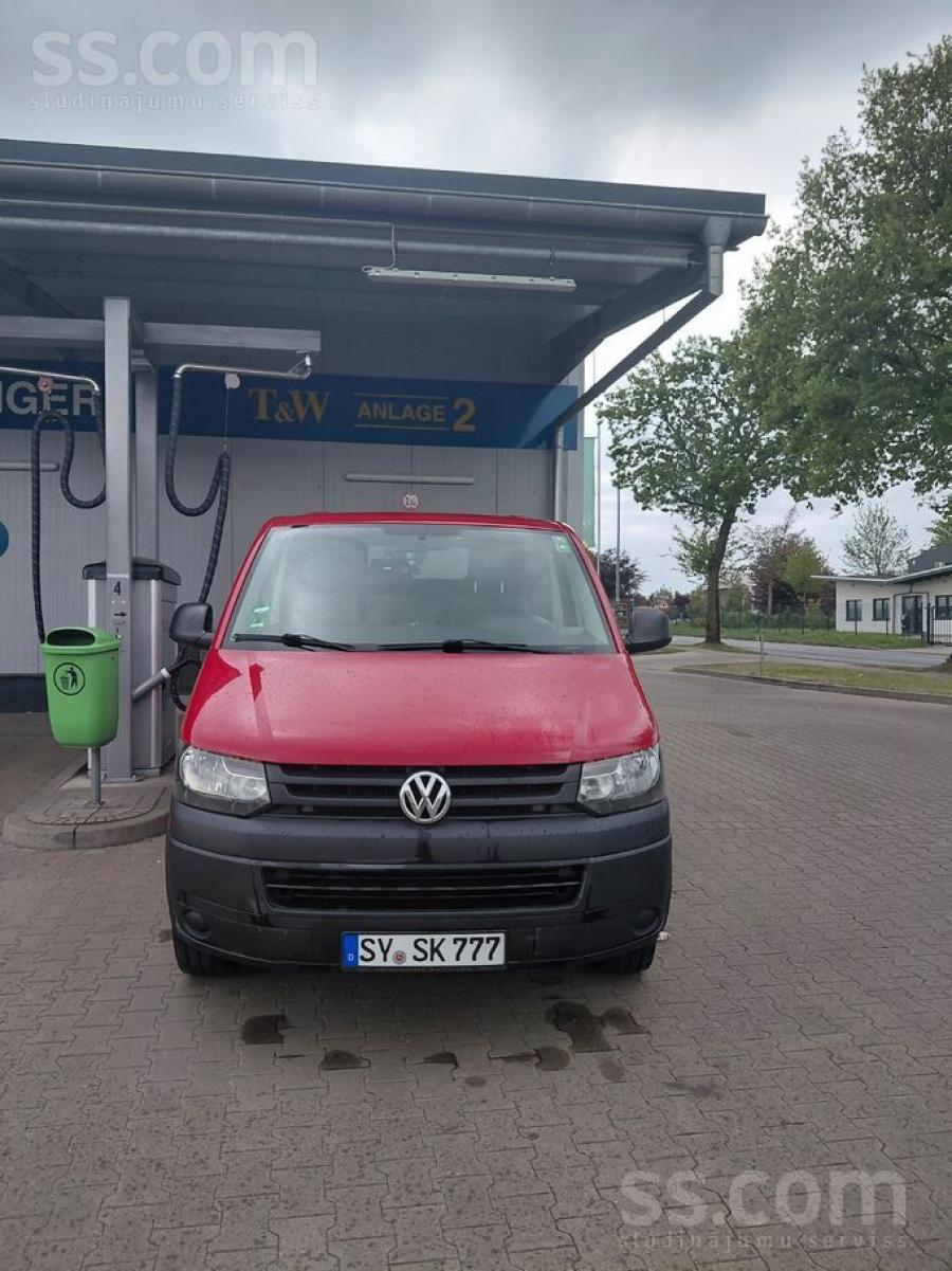 Sarkans Volkswagen T5 2011 Rēzekne, ar dzinēja tilpumu 2.00 L un nobraukumu 320 tūkst. km par 7000 €, foto 5 vietnē AUTOMOTO.COM.LV