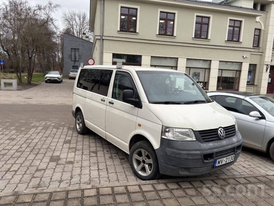 Balts Volkswagen T5 2004 Dobele, ar dzinēja tilpumu 1.90 L un nobraukumu 300 tūkst. km par 4000 €, foto 1 vietnē AUTOMOTO.COM.LV