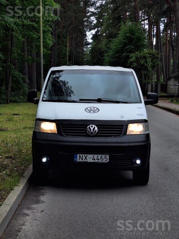 Balts Volkswagen T5 2004 Rīga, ar dzinēja tilpumu 1.90 L un nobraukumu 600 tūkst. km par 2100 €, foto 1 vietnē AUTOMOTO.COM.LV