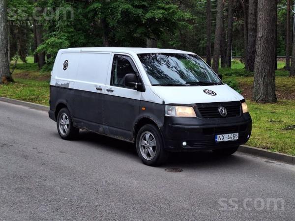 Balts Volkswagen T5 2004 Rīga, ar dzinēja tilpumu 1.90 L un nobraukumu 600 tūkst. km par 2100 €, foto 3 vietnē AUTOMOTO.COM.LV