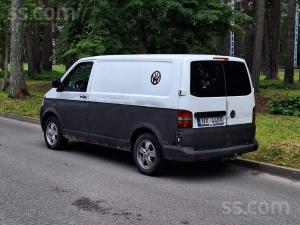 Balts Volkswagen T5 2004 Rīga, ar dzinēja tilpumu 1.90 L un nobraukumu 600 tūkst. km par 2100 €, foto 5 vietnē AUTOMOTO.COM.LV
