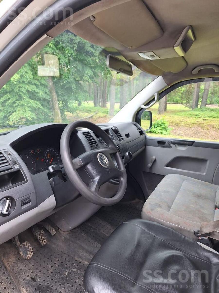 Balts Volkswagen T5 2004 Rīga, ar dzinēja tilpumu 1.90 L un nobraukumu 600 tūkst. km par 2100 €, foto 7 vietnē AUTOMOTO.COM.LV