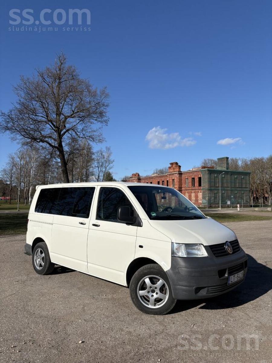 Balts Volkswagen T5 2004 Liepāja, ar dzinēja tilpumu 1.90 L un nobraukumu 461 tūkst. km par 5195 €, foto 1 vietnē AUTOMOTO.COM.LV