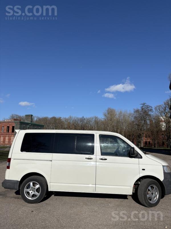 Balts Volkswagen T5 2004 Liepāja, ar dzinēja tilpumu 1.90 L un nobraukumu 461 tūkst. km par 5195 €, foto 2 vietnē AUTOMOTO.COM.LV