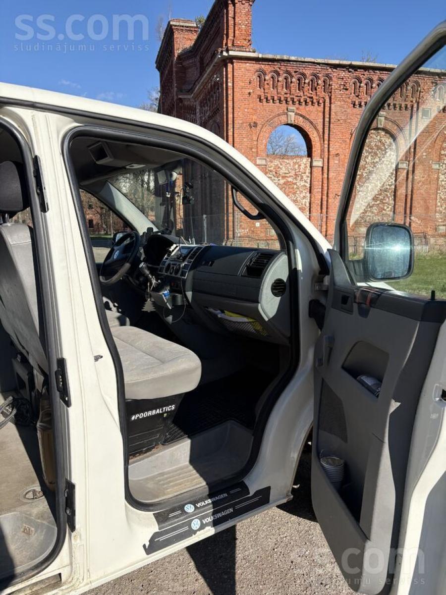 Balts Volkswagen T5 2004 Liepāja, ar dzinēja tilpumu 1.90 L un nobraukumu 461 tūkst. km par 5195 €, foto 10 vietnē AUTOMOTO.COM.LV