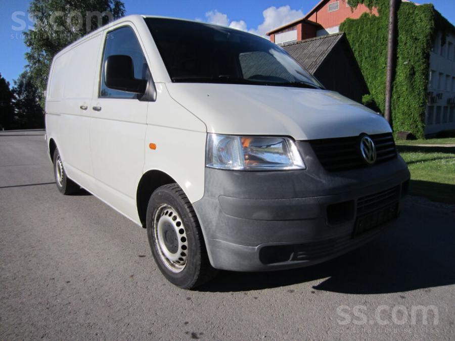 White Volkswagen T5 2004 in Riga, with an engine capacity of 1.90 L and mileage of 450 thousand km for 2850 €, photo 1 on AUTOMOTO.COM.LV