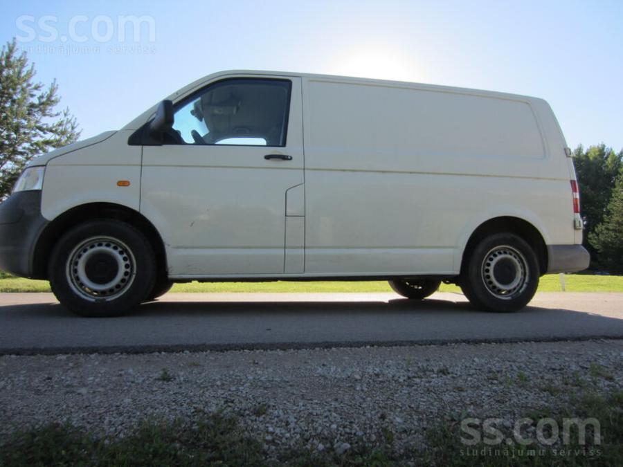 White Volkswagen T5 2004 in Riga, with an engine capacity of 1.90 L and mileage of 450 thousand km for 2850 €, photo 6 on AUTOMOTO.COM.LV