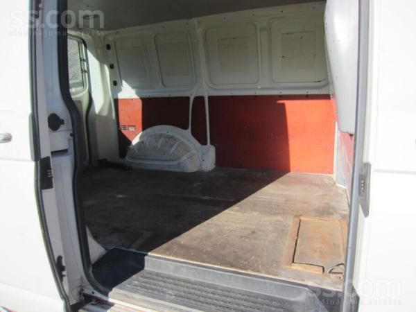 Balts Volkswagen T5 2004 Rīga, ar dzinēja tilpumu 1.90 L un nobraukumu 450 tūkst. km par 2850 €, foto 8 vietnē AUTOMOTO.COM.LV