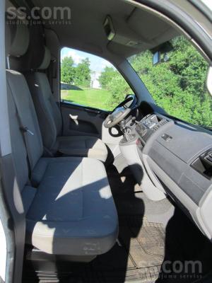 White Volkswagen T5 2004 in Riga, with an engine capacity of 1.90 L and mileage of 450 thousand km for 2850 €, photo 11 on AUTOMOTO.COM.LV