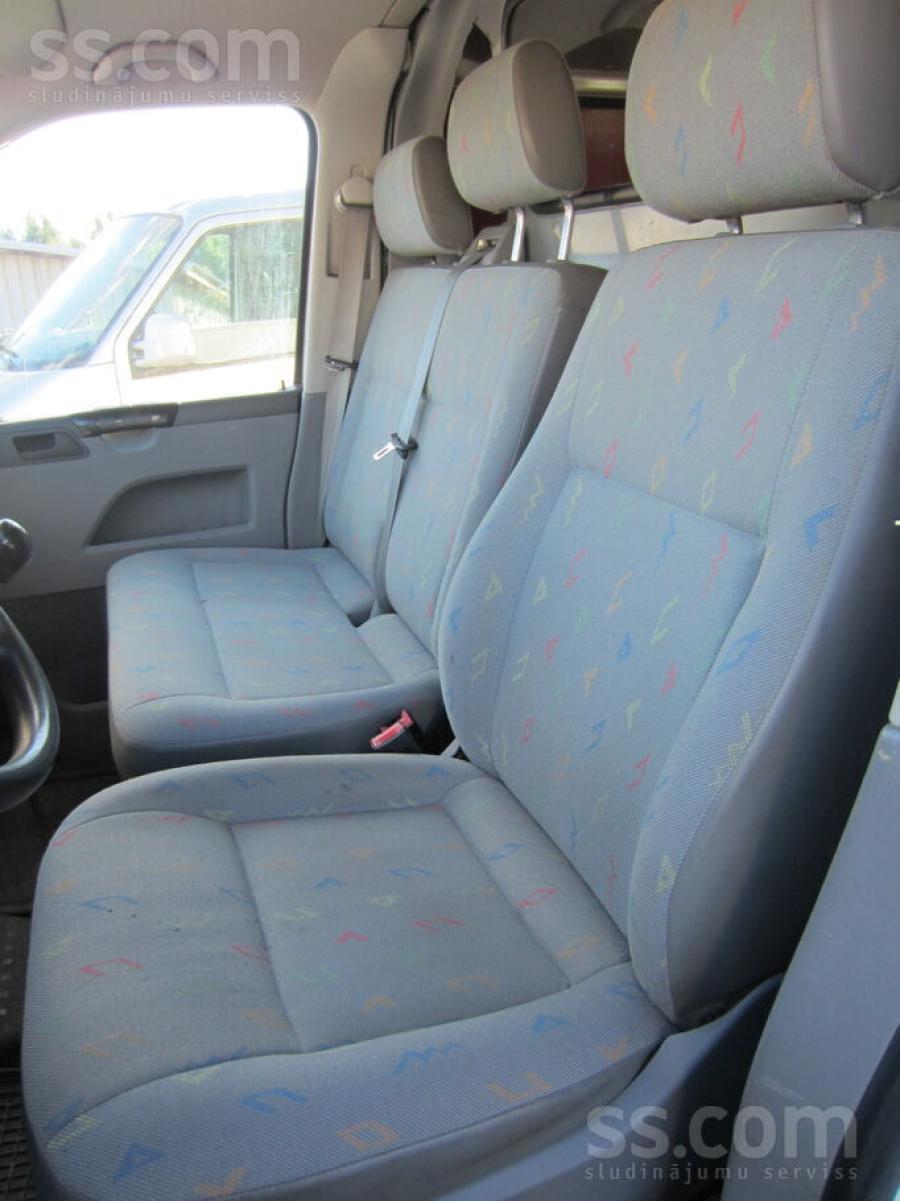 White Volkswagen T5 2004 in Riga, with an engine capacity of 1.90 L and mileage of 450 thousand km for 2850 €, photo 13 on AUTOMOTO.COM.LV