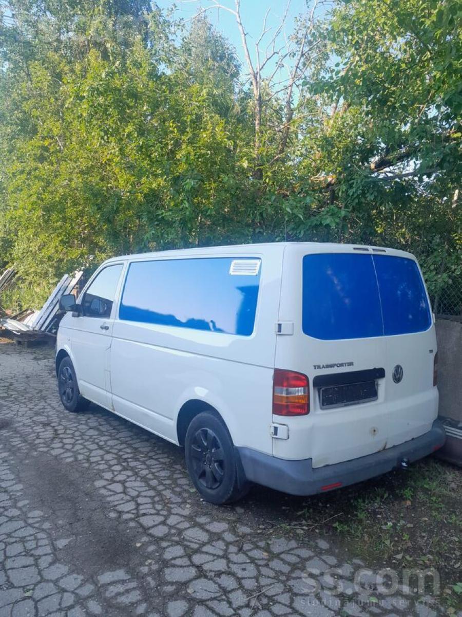 White Volkswagen T5 2004 in Aizkraukle, with an engine capacity of 1.90 L and mileage of 430 thousand km for 2600 €, photo 3 on AUTOMOTO.COM.LV