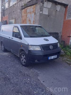 Balts Volkswagen T5 2004 Rīga, ar dzinēja tilpumu 1.90 L un nobraukumu 600 tūkst. km par 1790 €, foto  vietnē AUTOMOTO.COM.LV