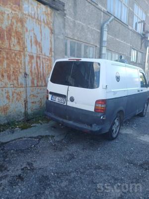Balts Volkswagen T5 2004 Rīga, ar dzinēja tilpumu 1.90 L un nobraukumu 600 tūkst. km par 1790 €, foto 3 vietnē AUTOMOTO.COM.LV