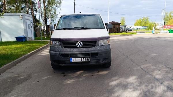 Balts Volkswagen T5 2005 Rīga, ar dzinēja tilpumu 2.50 L un nobraukumu 387 tūkst. km par 3700 €, foto 2 vietnē AUTOMOTO.COM.LV