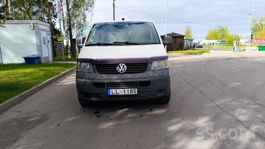 Balts Volkswagen T5 2005 Rīga, ar dzinēja tilpumu 2.50 L un nobraukumu 387 tūkst. km par 3700 €, foto 2 vietnē AUTOMOTO.COM.LV