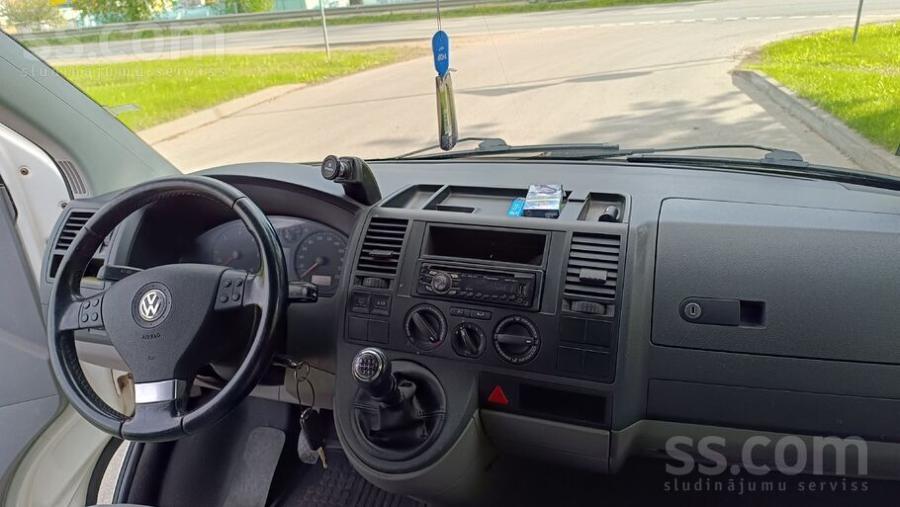 Balts Volkswagen T5 2005 Rīga, ar dzinēja tilpumu 2.50 L un nobraukumu 387 tūkst. km par 3700 €, foto 10 vietnē AUTOMOTO.COM.LV