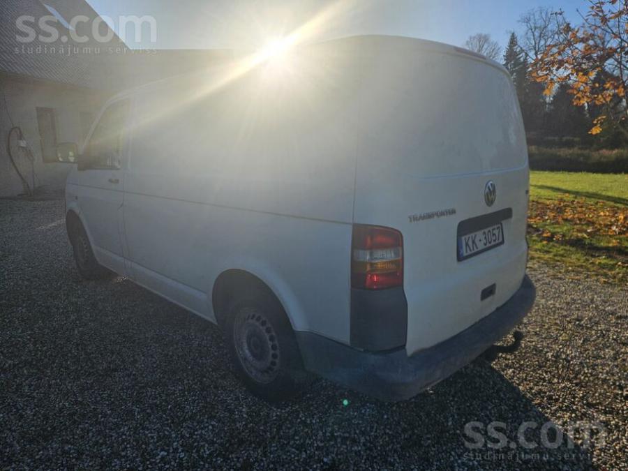 Balts Volkswagen T5 2005 Valka, ar dzinēja tilpumu 1.90 L un nobraukumu 363 tūkst. km par 3300 €, foto 3 vietnē AUTOMOTO.COM.LV