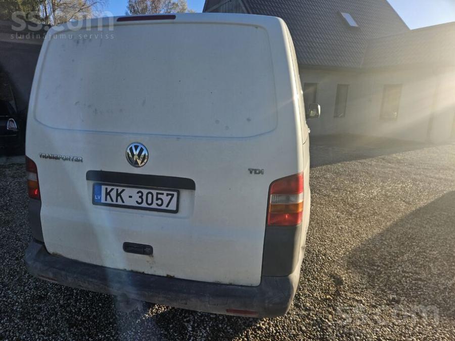 Balts Volkswagen T5 2005 Valka, ar dzinēja tilpumu 1.90 L un nobraukumu 363 tūkst. km par 3300 €, foto 12 vietnē AUTOMOTO.COM.LV