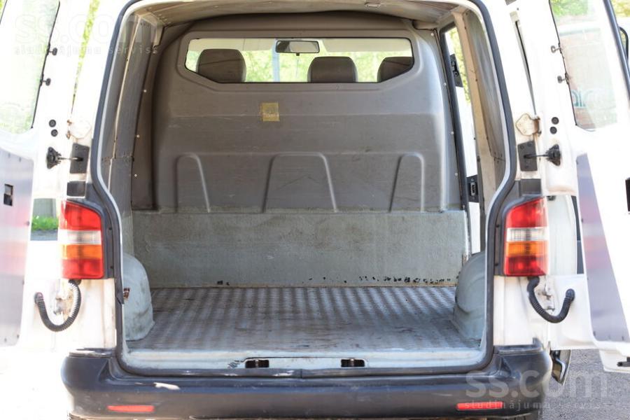 White Volkswagen T5 2005 in Tukums, with an engine capacity of 2.50 L and mileage of 325 thousand km for 3150 €, photo 3 on AUTOMOTO.COM.LV