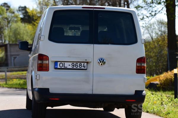 White Volkswagen T5 2005 in Tukums, with an engine capacity of 2.50 L and mileage of 325 thousand km for 3150 €, photo 5 on AUTOMOTO.COM.LV