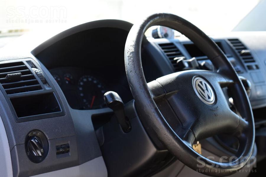 White Volkswagen T5 2005 in Tukums, with an engine capacity of 2.50 L and mileage of 325 thousand km for 3150 €, photo 9 on AUTOMOTO.COM.LV