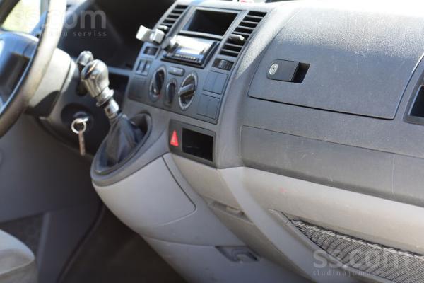 White Volkswagen T5 2005 in Tukums, with an engine capacity of 2.50 L and mileage of 325 thousand km for 3150 €, photo 9 on AUTOMOTO.COM.LV