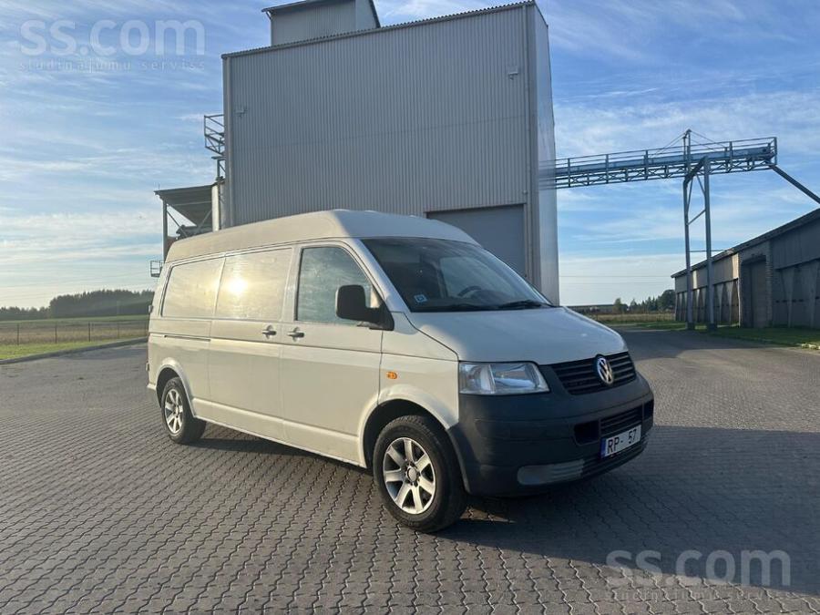 White Volkswagen T5 2005 in Riga, with an engine capacity of 1.90 L and mileage of 666 thousand km for 3900 €, photo 1 on AUTOMOTO.COM.LV