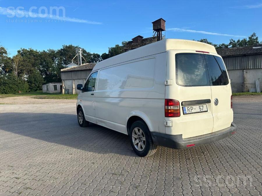 White Volkswagen T5 2005 in Riga, with an engine capacity of 1.90 L and mileage of 666 thousand km for 3900 €, photo 3 on AUTOMOTO.COM.LV