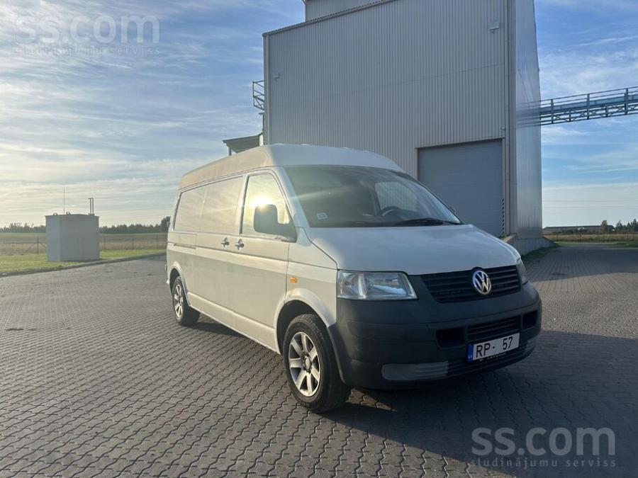 White Volkswagen T5 2005 in Riga, with an engine capacity of 1.90 L and mileage of 666 thousand km for 3900 €, photo 4 on AUTOMOTO.COM.LV