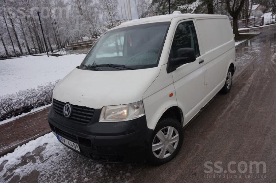 Белый Фольксваген Т5 2005 в Юрмала, объемом двигателя 1.90 л и пробегом 484 тыс. км за 2350 €, фото 1 на AUTOMOTO.COM.LV