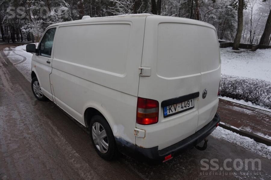 Белый Фольксваген Т5 2005 в Юрмала, объемом двигателя 1.90 л и пробегом 484 тыс. км за 2350 €, фото 5 на AUTOMOTO.COM.LV