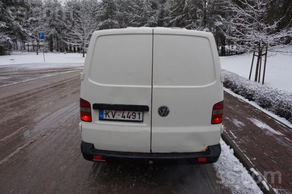 White Volkswagen T5 2005 in Jurmala, with an engine capacity of 1.90 L and mileage of 484 thousand km for 2350 €, photo 5 on AUTOMOTO.COM.LV