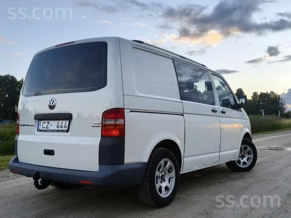 White Volkswagen T5 2005 in Preili, with an engine capacity of 1.90 L and mileage of 360 thousand km for 4440 €, photo 4 on AUTOMOTO.COM.LV