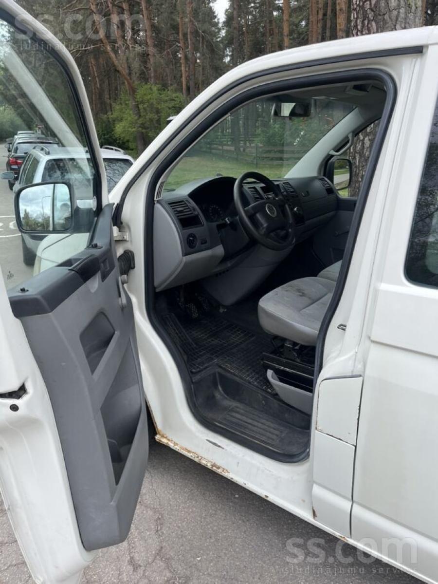 Balts Volkswagen T5 2005 Rīga, ar dzinēja tilpumu 1.90 L un nobraukumu 350 tūkst. km par 3400 €, foto 8 vietnē AUTOMOTO.COM.LV
