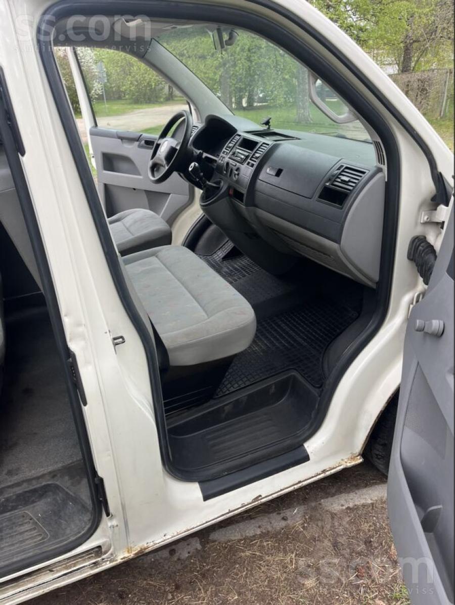 Balts Volkswagen T5 2005 Rīga, ar dzinēja tilpumu 1.90 L un nobraukumu 350 tūkst. km par 3400 €, foto 10 vietnē AUTOMOTO.COM.LV