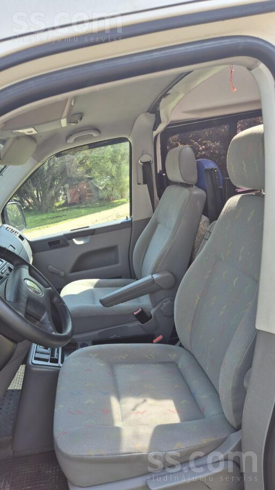 Balts Volkswagen T5 2005 Rīga, ar dzinēja tilpumu 1.90 L un nobraukumu 276 tūkst. km par 6700 €, foto 5 vietnē AUTOMOTO.COM.LV
