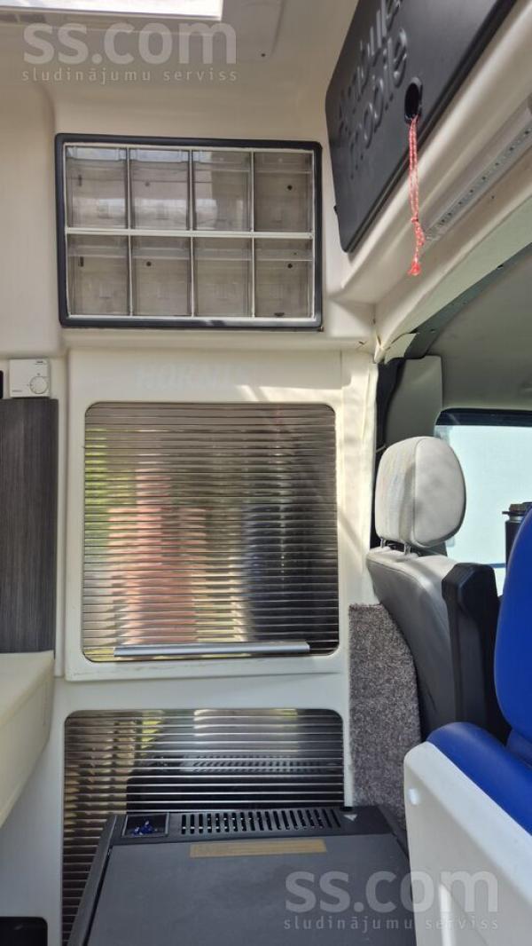 Balts Volkswagen T5 2005 Rīga, ar dzinēja tilpumu 1.90 L un nobraukumu 276 tūkst. km par 6700 €, foto 10 vietnē AUTOMOTO.COM.LV