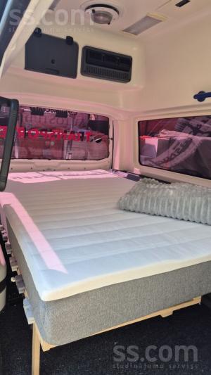 Balts Volkswagen T5 2005 Rīga, ar dzinēja tilpumu 1.90 L un nobraukumu 276 tūkst. km par 6700 €, foto 15 vietnē AUTOMOTO.COM.LV