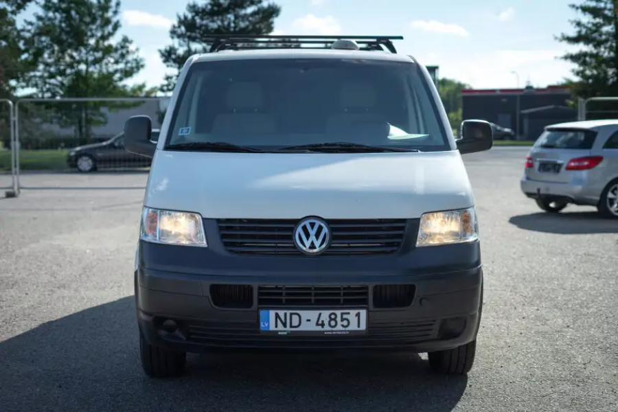 Balts Volkswagen T5 2006 Liepāja, ar dzinēja tilpumu 1.90 L un nobraukumu 195 tūkst. km par 6000 €, foto 7 vietnē AUTOMOTO.COM.LV